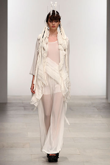 Elin Amos | the Fashion Spot