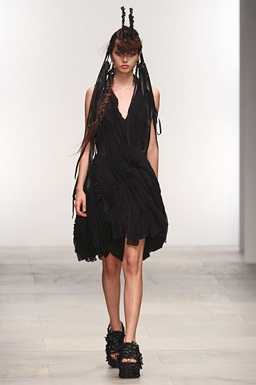 Elin Amos | the Fashion Spot